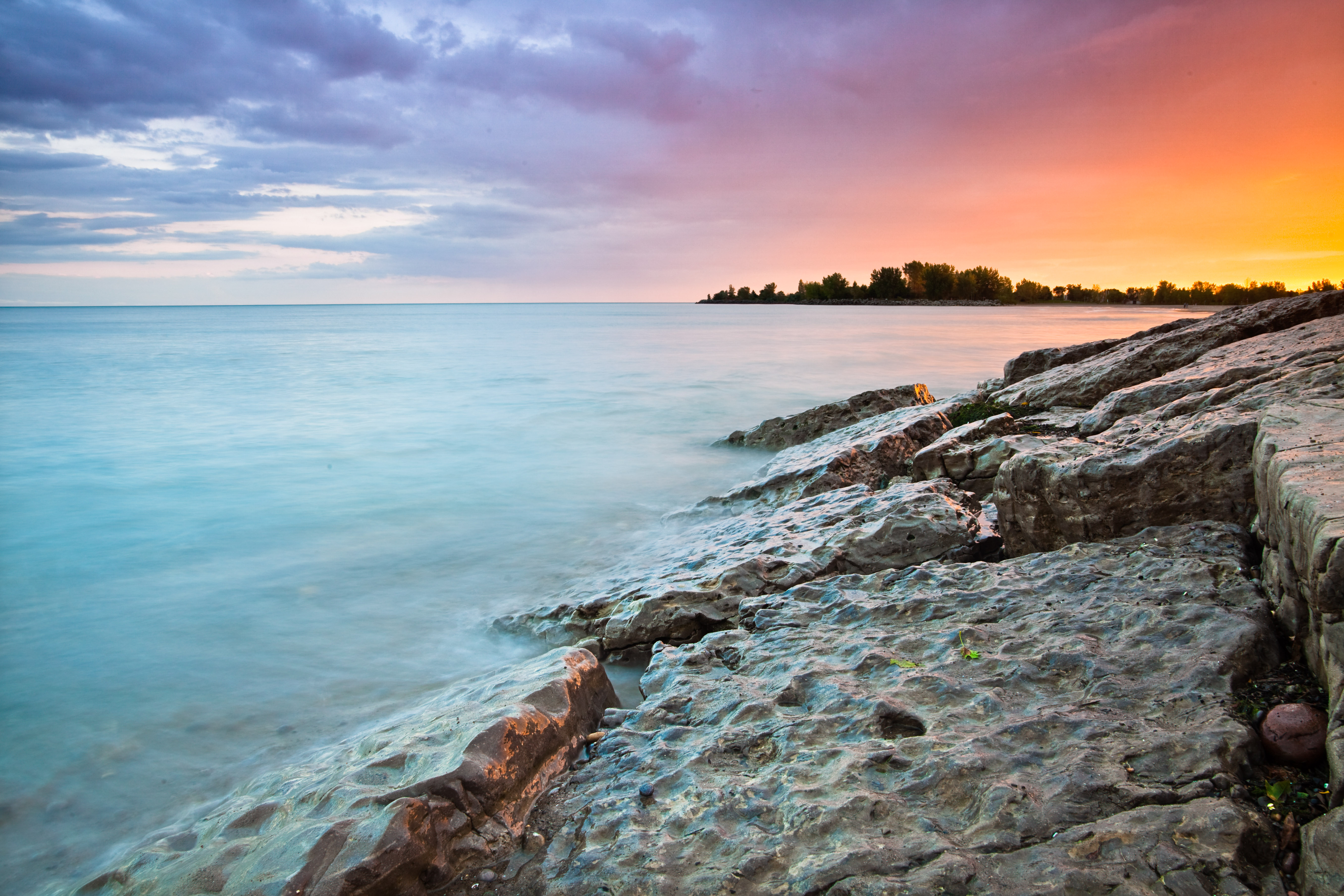 Blue-pink-orange_sky_at_sunset,_Woodbine_Beach,_Toronto,_Canada - Most ...